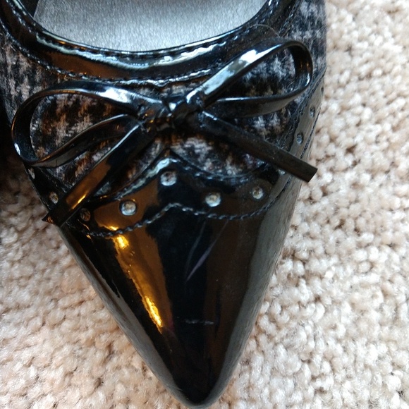 Vigoss | Shoes | Houndstooth Pattern Black Heels | Poshmark